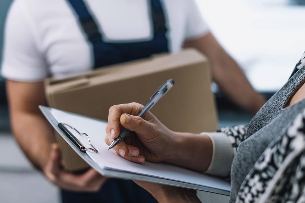 What to Avoid When Hiring Storage Containers - Reef Group